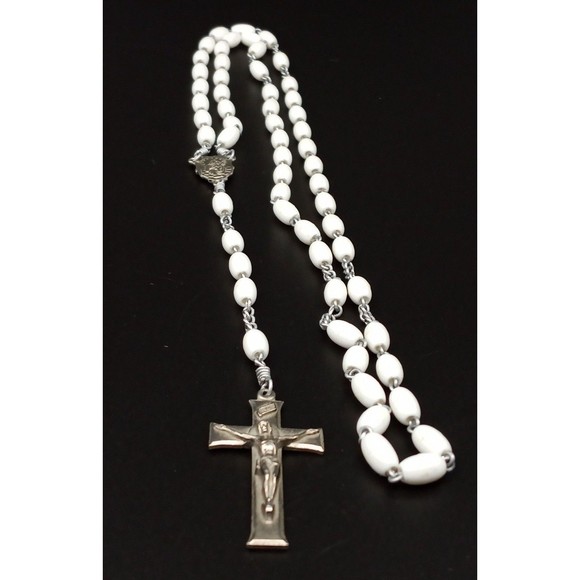 Unbranded | Jewelry | Vintage White Acrylic Bead Rosary Inri Cross ...